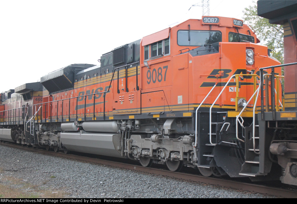 Fresh BNSF SD70ACe